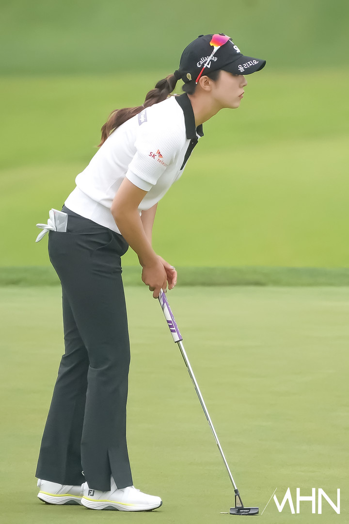 [mhn포토] 김재희, 볼 마크 이동