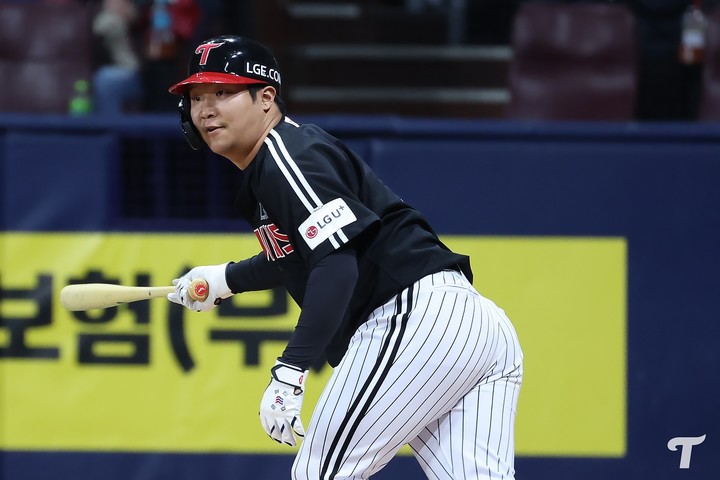 롯데, '155km 파이어볼러' 앞세워 '엘롯라시코'서 2위 도약 시동