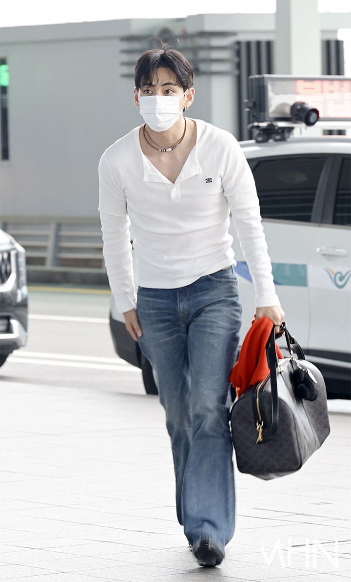 [포토] BTS 뷔 '제대 후 첫 출국'