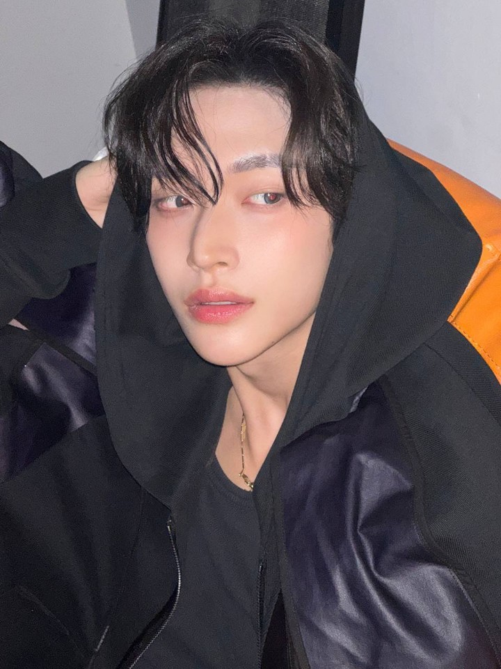 라이즈 원빈, 후드 속 감춘 반전 '복근'...젖은 머리마저 섹시美 폭발