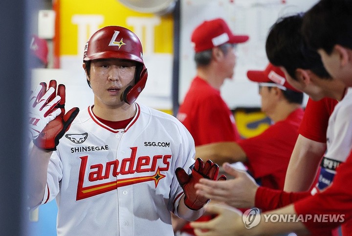 Choi Jeong Becomes First KBO Player to Reach 1,500 Runs as SSG Landers Reclaim Third Place