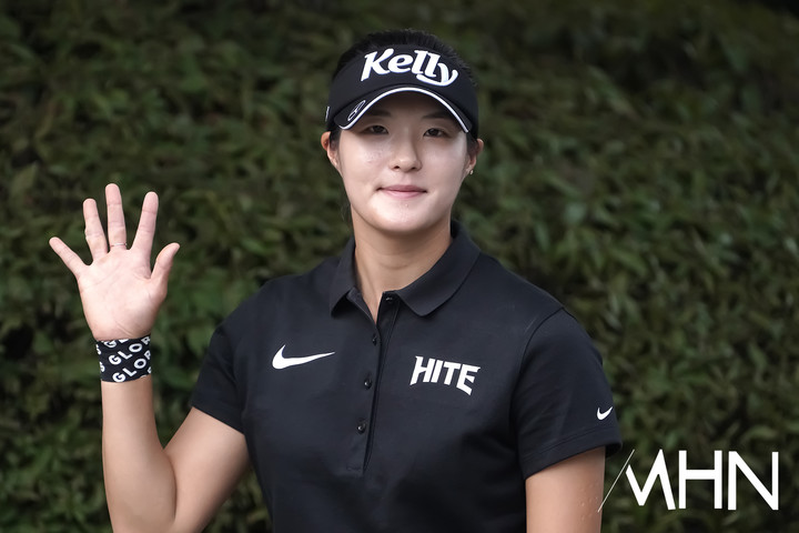 [mhn포토] 김민별, 스폰서 대회 우승 청신호