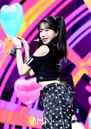 Cho Yuri 'Cute and lively performance'(Pictorial)