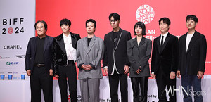 [29th BIFF] "OTT 개막작? 재밌으니 소개해야"...강동원→박찬욱 뭉친 '전란' (종합)