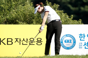 [mhn포토] 김민솔, 정타 날려 보낸다